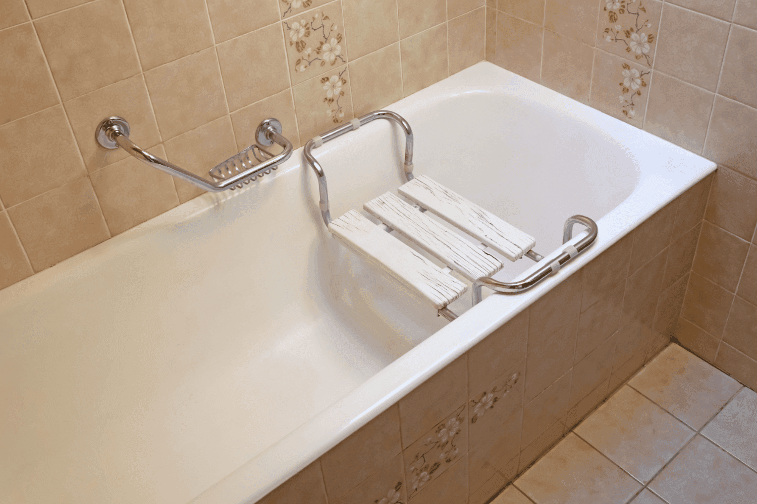 Top Bath Aids for Getting In and Out of the Bath | Oak Tree Mobility