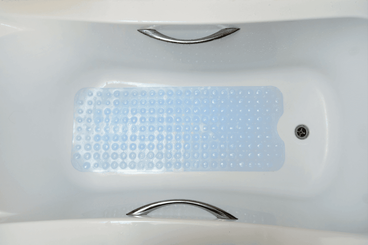 Top Bath Aids for Getting In and Out of the Bath | Oak Tree Mobility